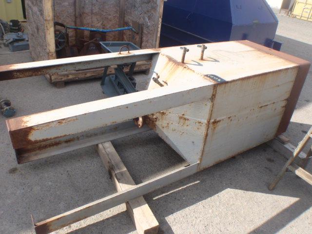 30" SQUARE X 4' STEEL TANK ON LEGS - Nelson Machinery & Equipment Ltd.