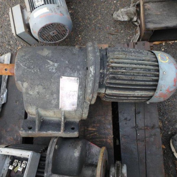 HORZ-GETRIEBE INLINE REDUCER WITH 2 HP MOTOR - Nelson Machinery ...