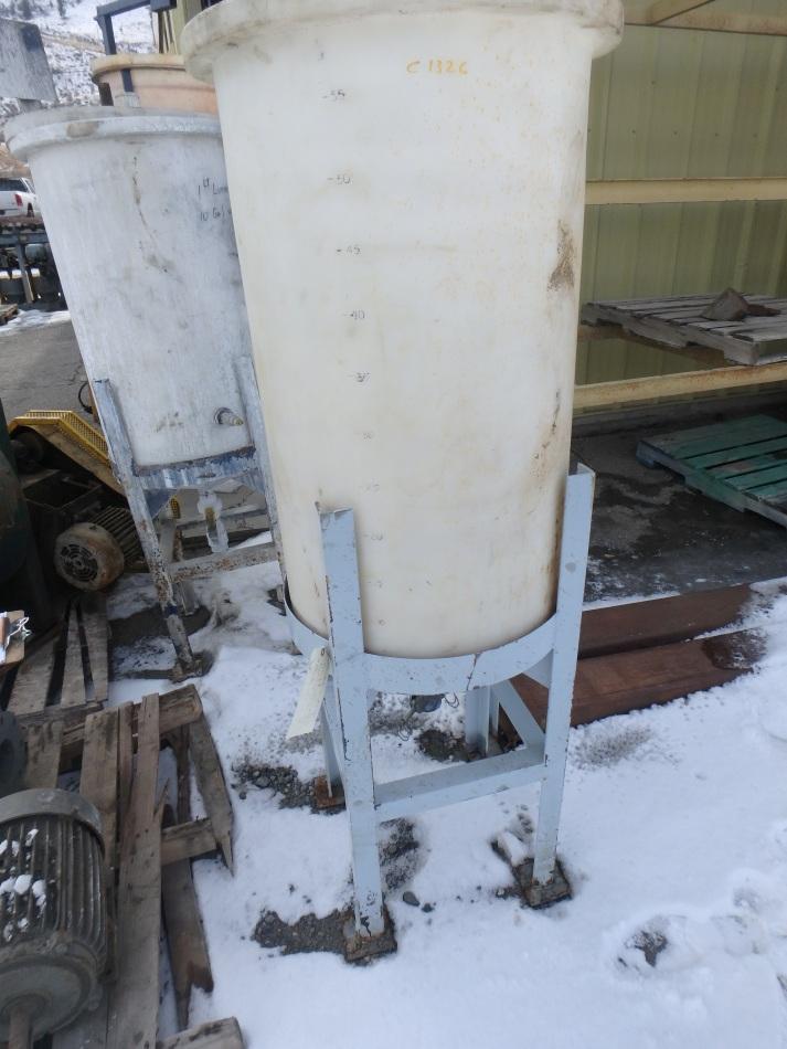 20" DIA. X 36" PLASTIC 55 GALLON TANKS - Nelson Machinery & Equipment Ltd.
