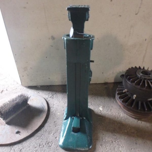 15 TON SIMPLEX TRACK JACK - Nelson Machinery & Equipment Ltd.