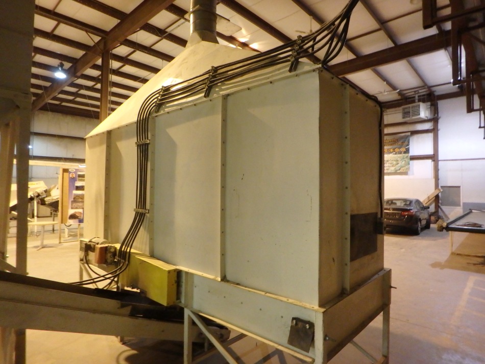Enclosed Conveyor Feed System- Nelson Machinery & Equipment Ltd.