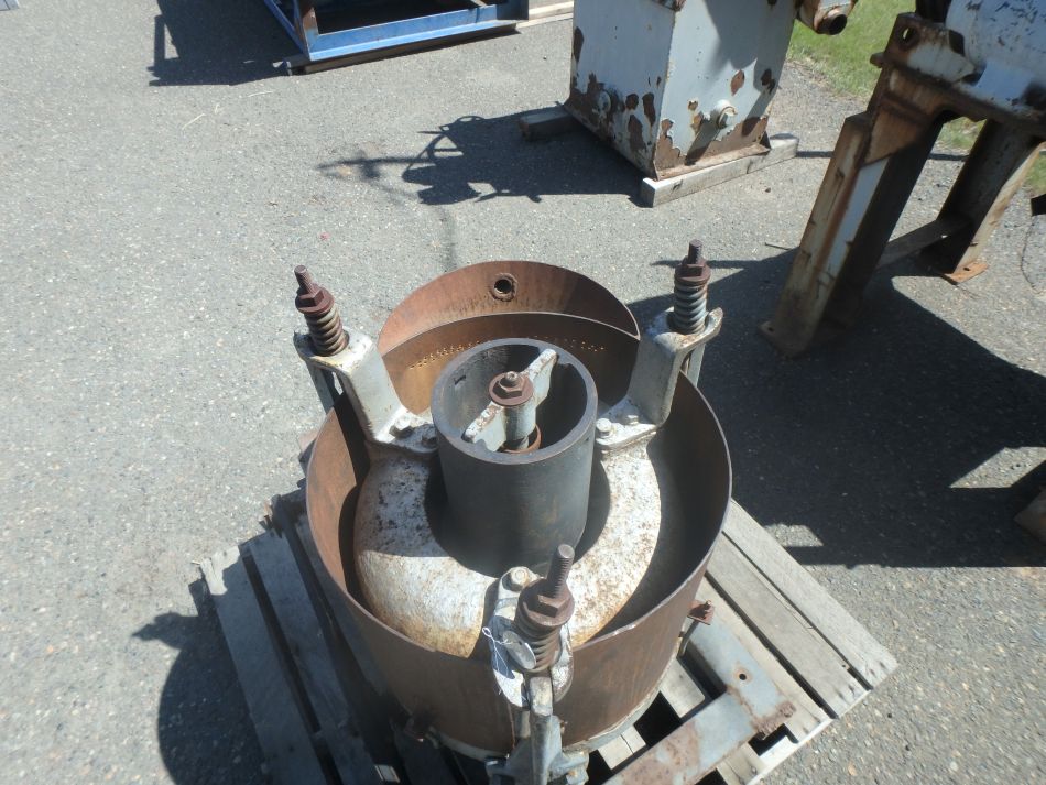 20" x 18" Vertical Ball Mill - Nelson Machinery & Equipment Ltd.