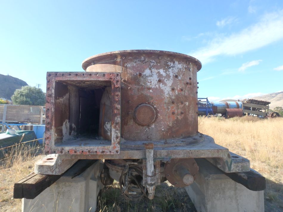 Raymond 533 Bowl Mill - Nelson Machinery & Equipment Ltd.