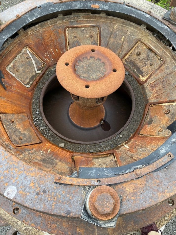 4 1/4' Symons STD Cone Crusher - Nelson Machinery & Equipment Ltd.