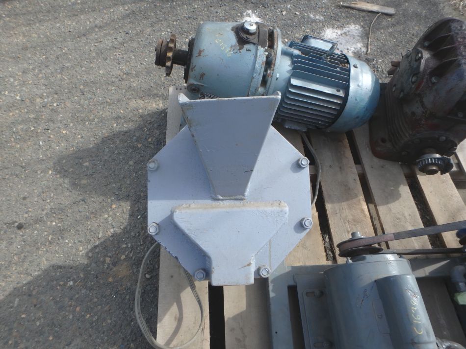Lab Size Hammer Mill - Nelson Machinery & Equipment Ltd.