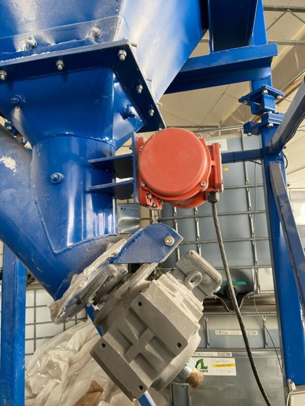 Feed System with Bag Unloader & Screw Feeders - Nelson Machinery