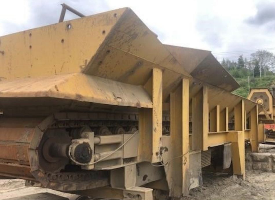 4' x 36' CEC Apron Feeder - Nelson Machinery & Equipment Ltd.