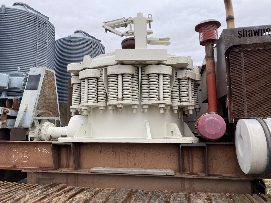 4 1/4' Symons Standard Cone Crusher - Nelson Machinery