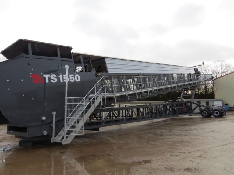 Telestack TS1550 Radial Telescopic Shiploader - Nelson Machinery