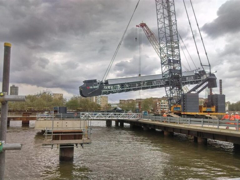 Telestack TS1550 Radial Telescopic Shiploader - Nelson Machinery