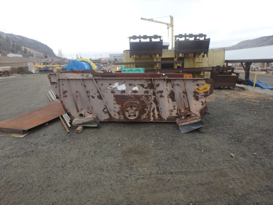 6' x 13'9" Deister Vibrating Screen - Nelson Machinery