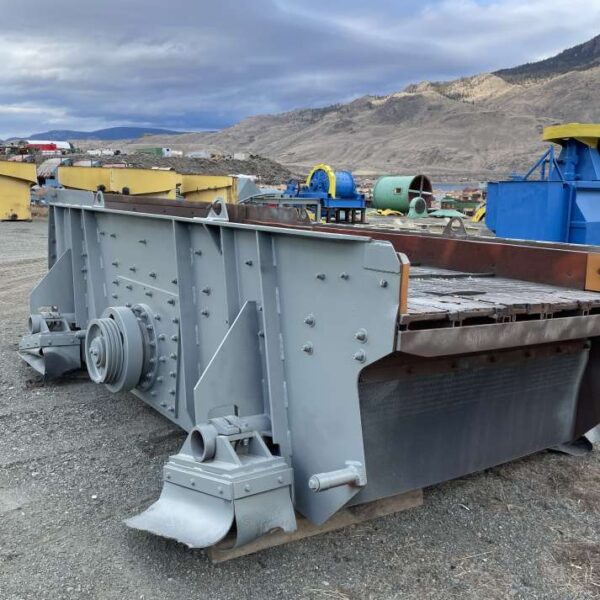 6' x 13'9" Deister Vibrating Screen - Nelson Machinery