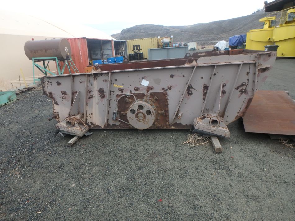 6' x 13'9" Deister Vibrating Screen - Nelson Machinery