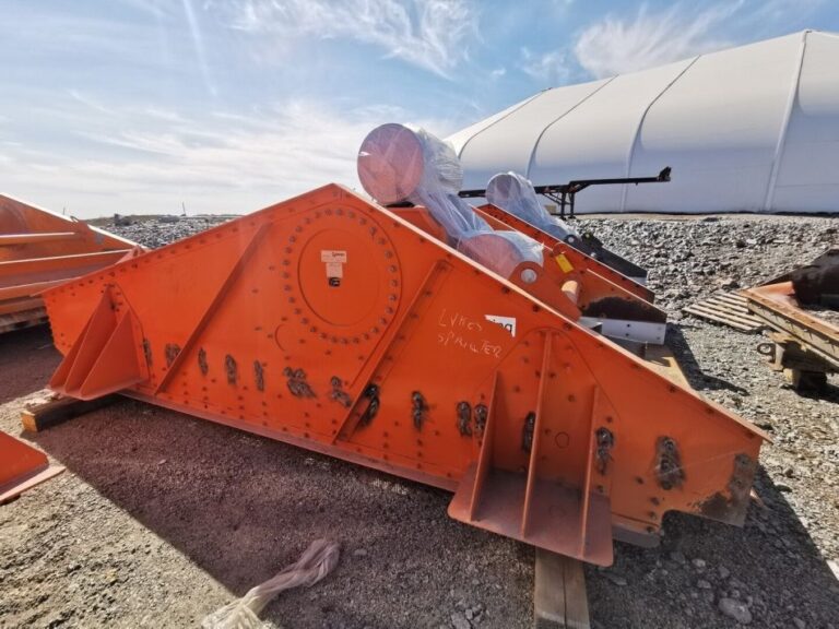 8' X 16' Single Deck Vibrating Screen - Nelson Machinery