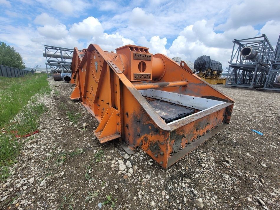 6' X 16' Horizontal Vibrating Screen - Nelson Machinery