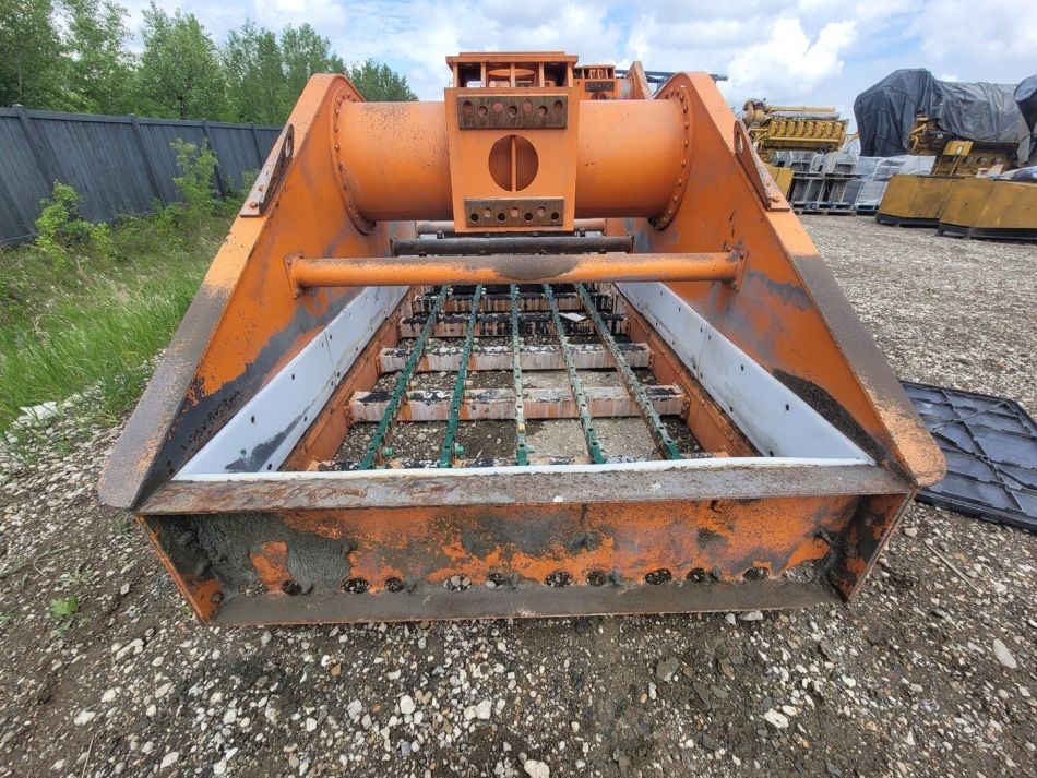 6' X 16' Horizontal Vibrating Screen - Nelson Machinery