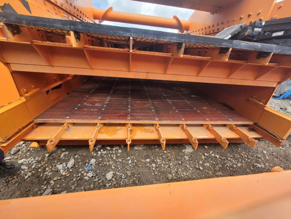 8' x 16' Deister Vibrating Screen TFO-2816 - Nelson Machinery