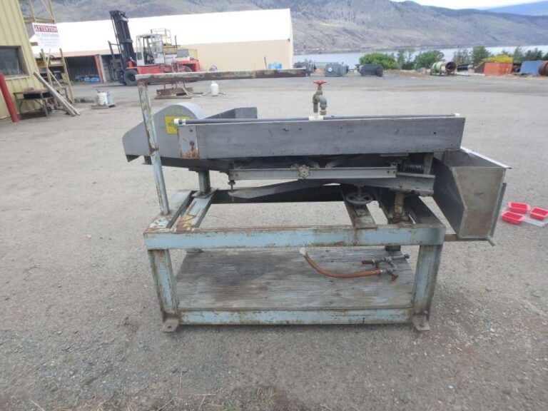 2' X 4' DEISTER CONCENTRATING TABLE - Nelson Machinery & Equipment Ltd.