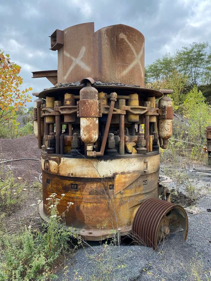 El-Jay 54" Classic Short Head Roller Cone Crusher- Nelson Machinery & Equipment Ltd.