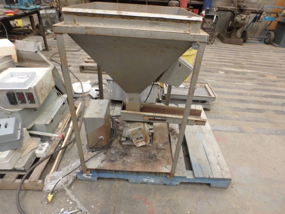5" X 26" ERIEZ VIBRATING PAN FEEDER - Nelson Machinery & Equipment Ltd.